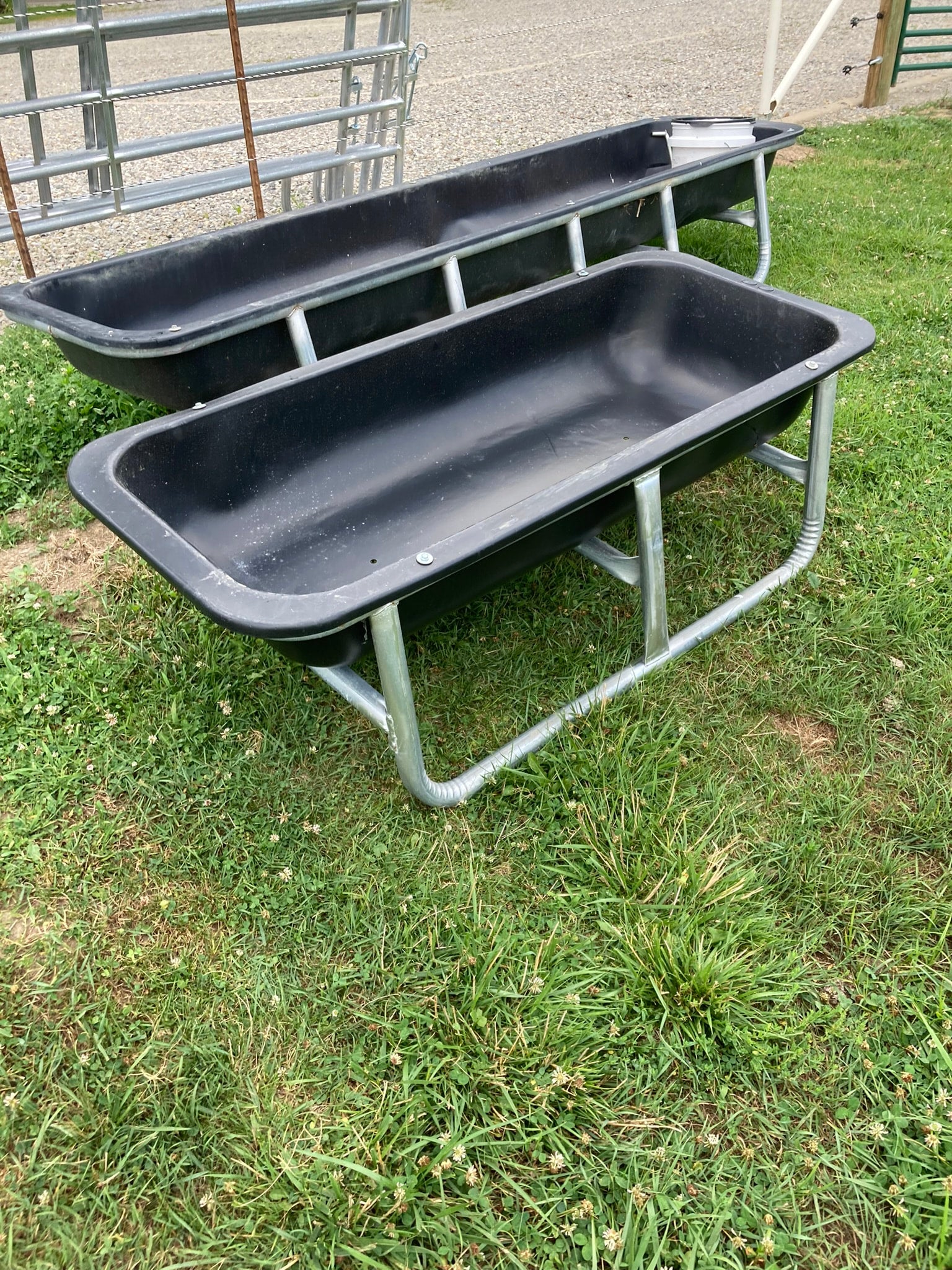 Bunk Feeders | Double E Farm Supply