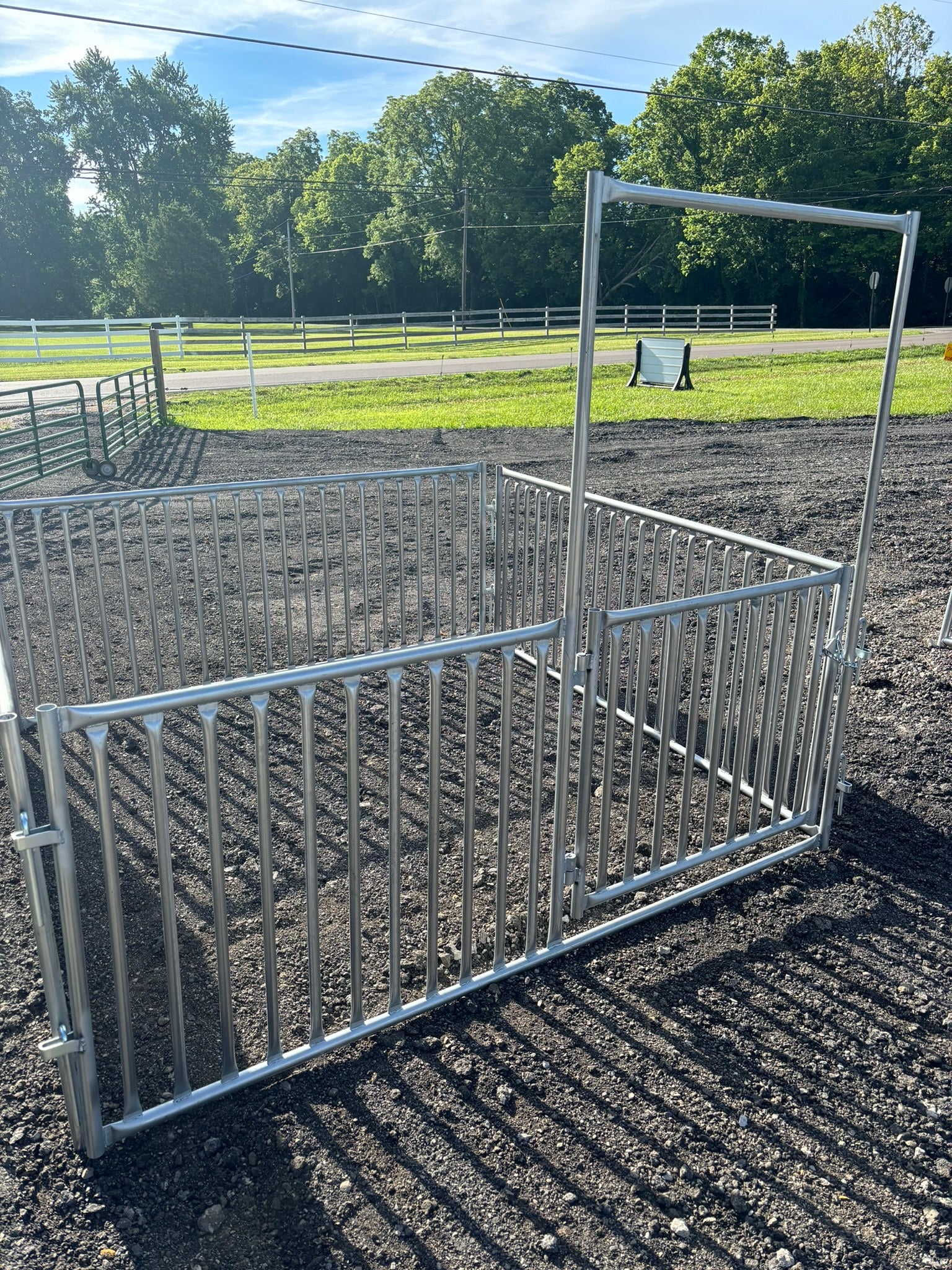 8x8 Vertical Bar Pen | Double E Farm Supply